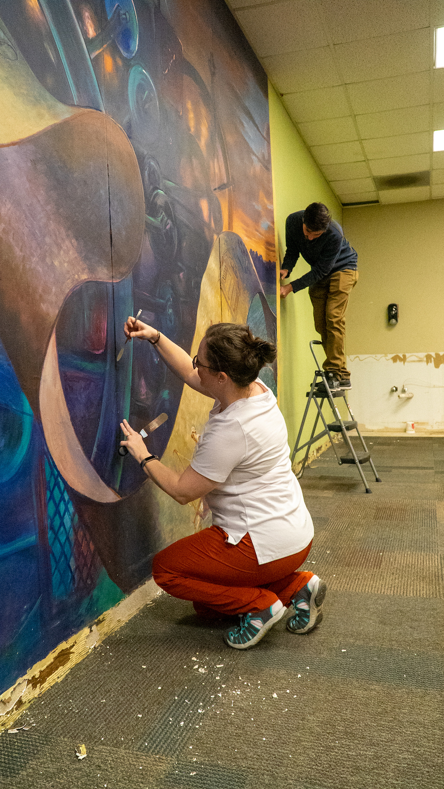 Library Dean Leads Preservation of 1967 Mural | Gardner-Webb University